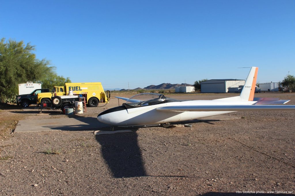 Schweizer SGS 2-32 glider N1822T, ’64, at Pleasant Valley, Phoenix, AZ ...